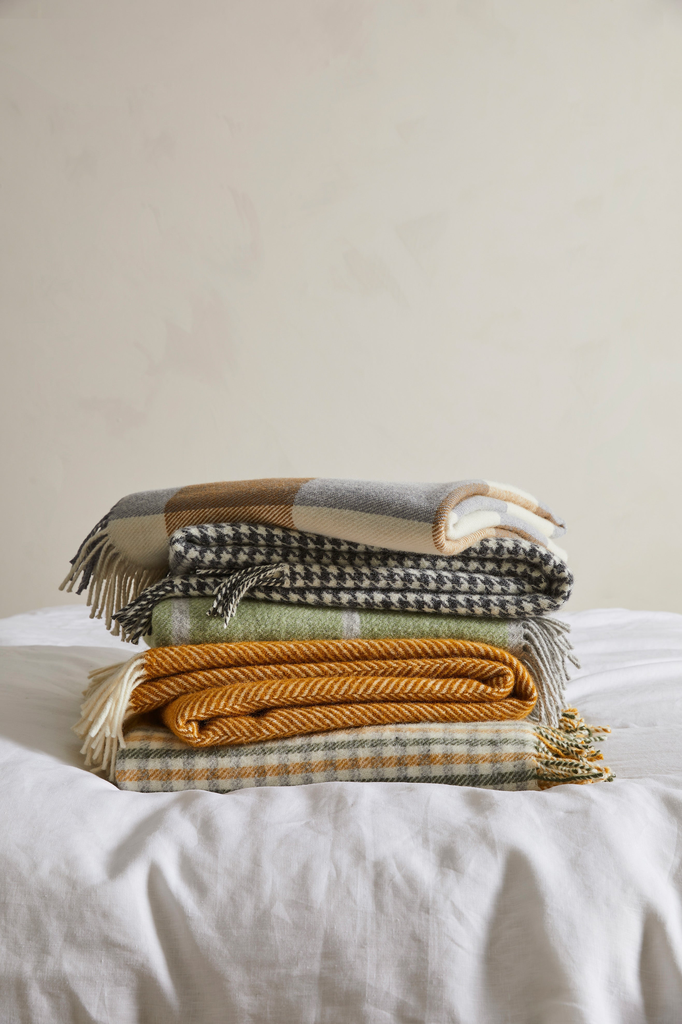 Magnus Throw – Creative Upholstery